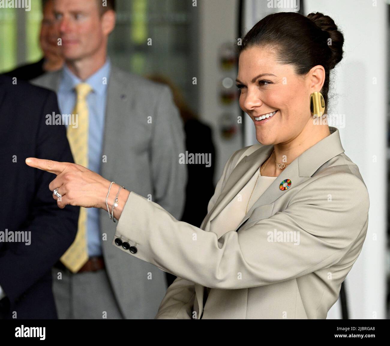 Crown Princess Victoria visits ABB E-Mobility Innovation Lab in Delft ...