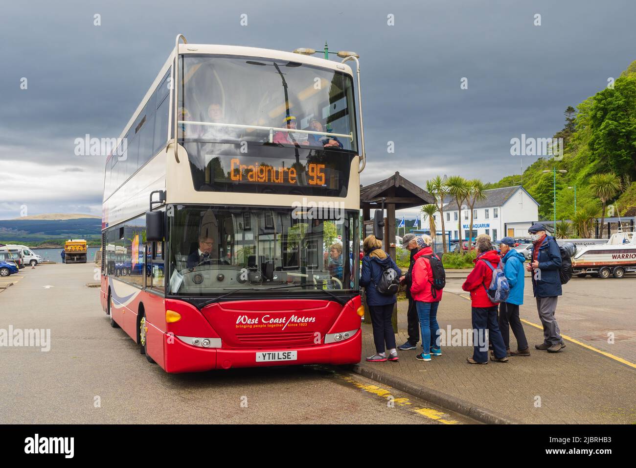 Mull island bus hi-res stock photography and images - Alamy