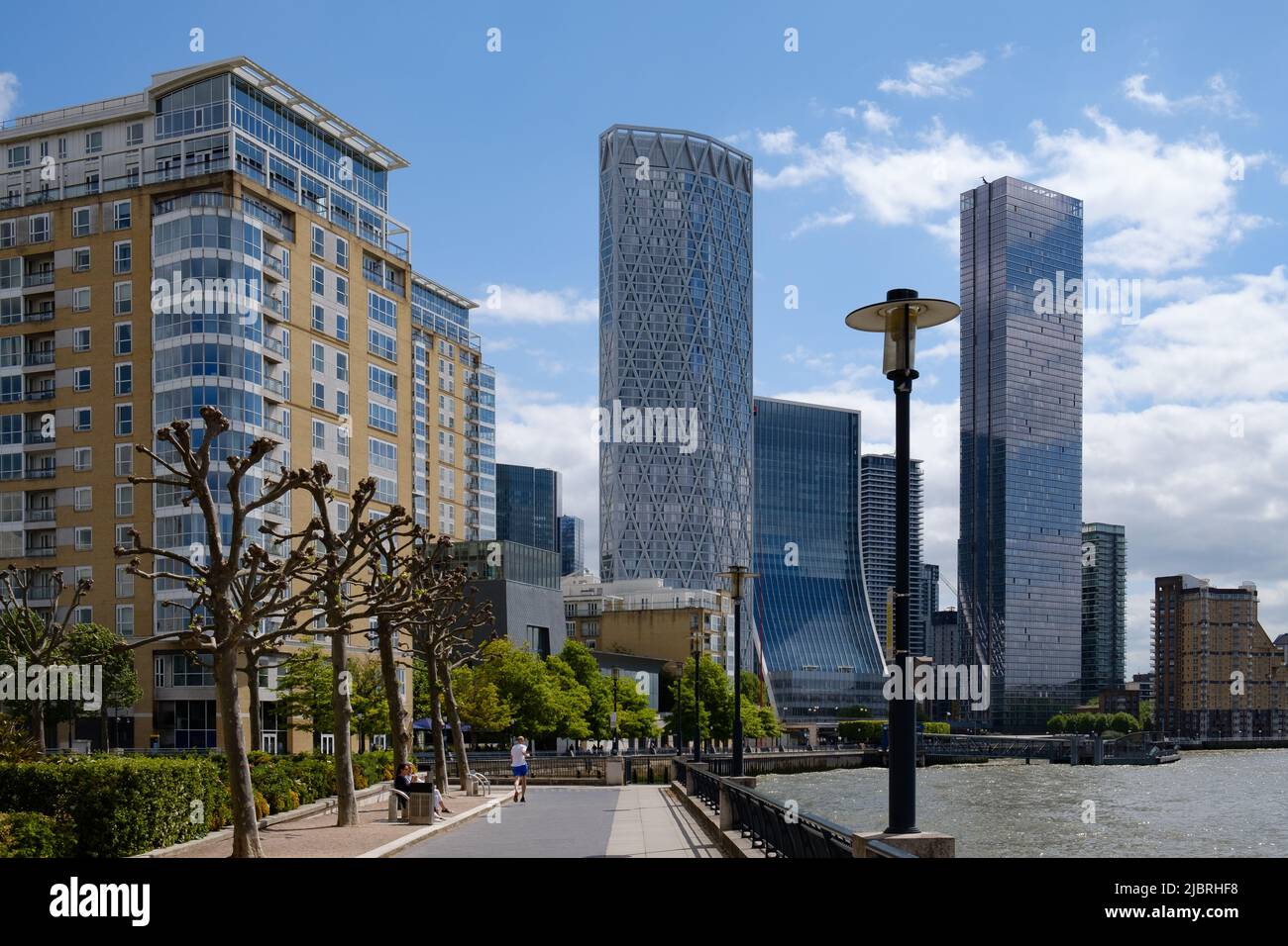 Canary Wharf - Thames Path from Tower Hill to Greenwich Stock Photo - Alamy