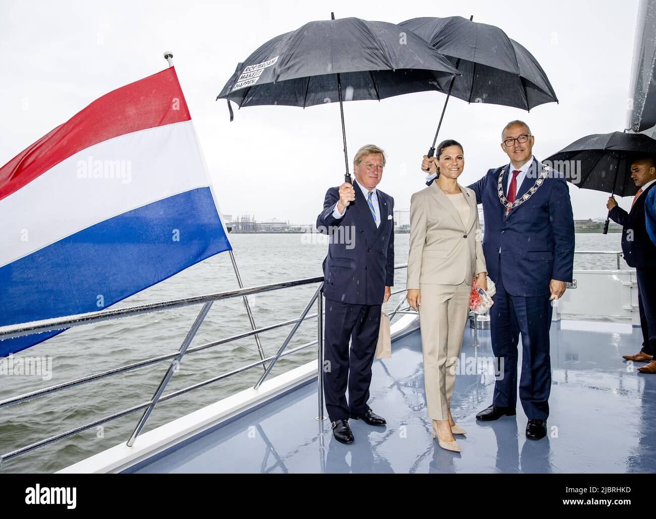 2022-06-08 12:54:23 VLAARDINGEN - The Swedish Honorary Consul General ...