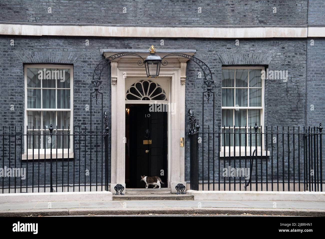 Inside 10 downing street hi-res stock photography and images - Alamy
