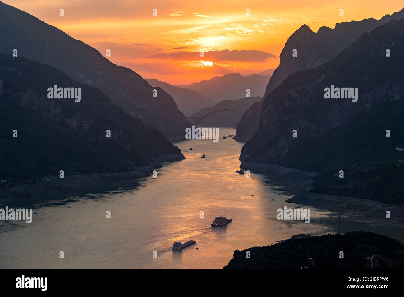 YICHANG, CHINA - JUNE 7, 2022 - Photo taken on June 7, 2022 shows cargo ...