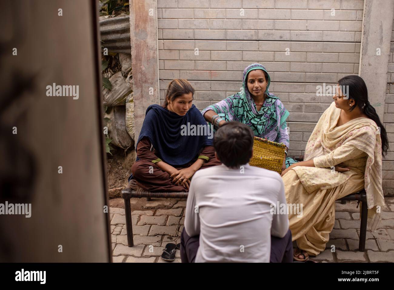 Indian slum area hi-res stock photography and images - Alamy