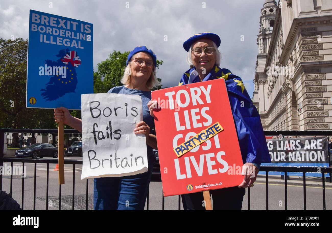 London, UK. 8th June 2022. Anti-Tory protesters gathered in Parliament ...