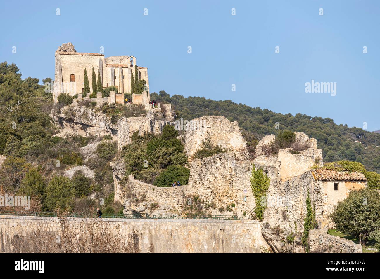 France, Vaucluse, Luberon Regional Natural Park, Saint-Saturnin-lès-Apt ...