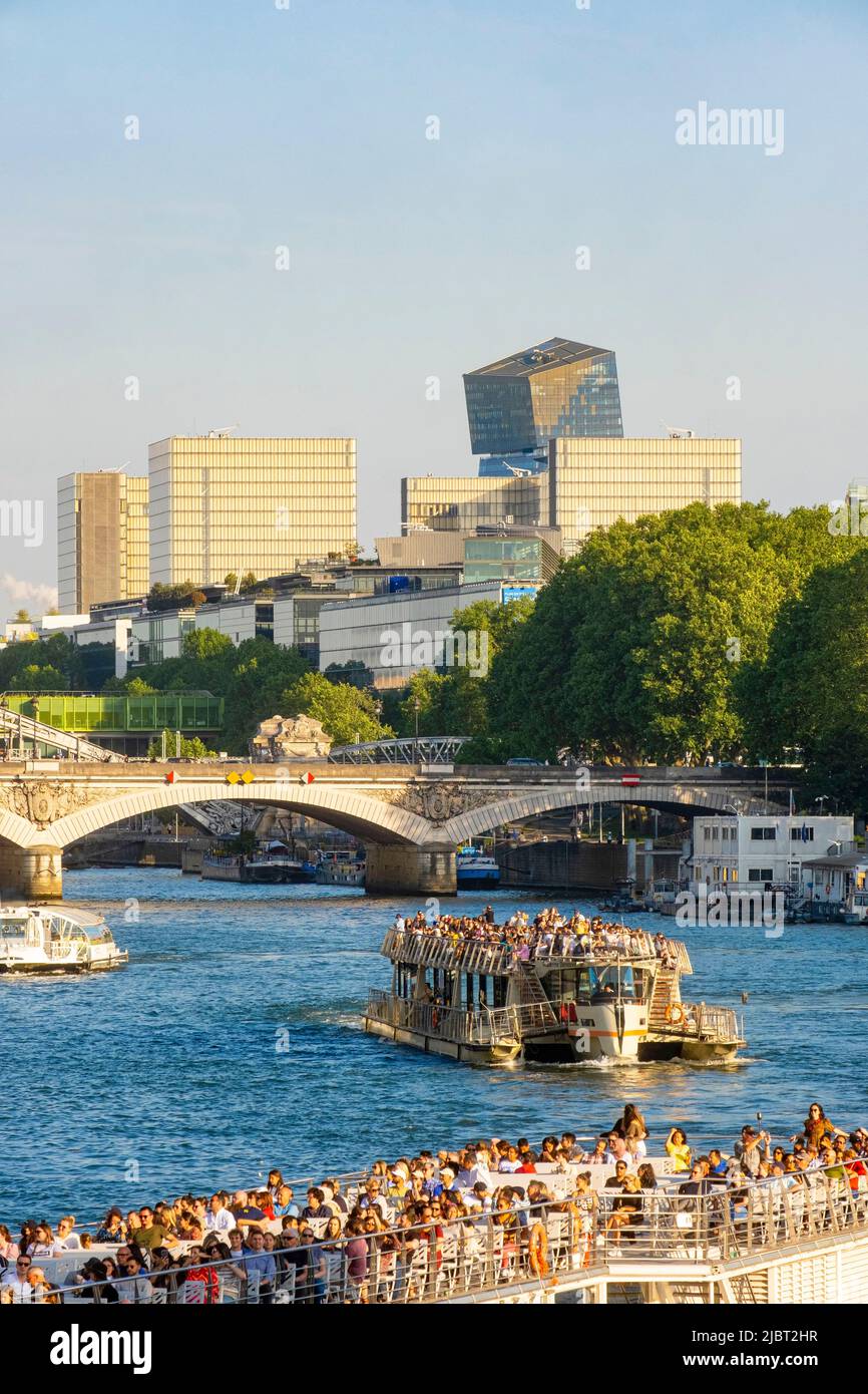 France, Paris, the Seine with the Tours Duo and the BNF François ...
