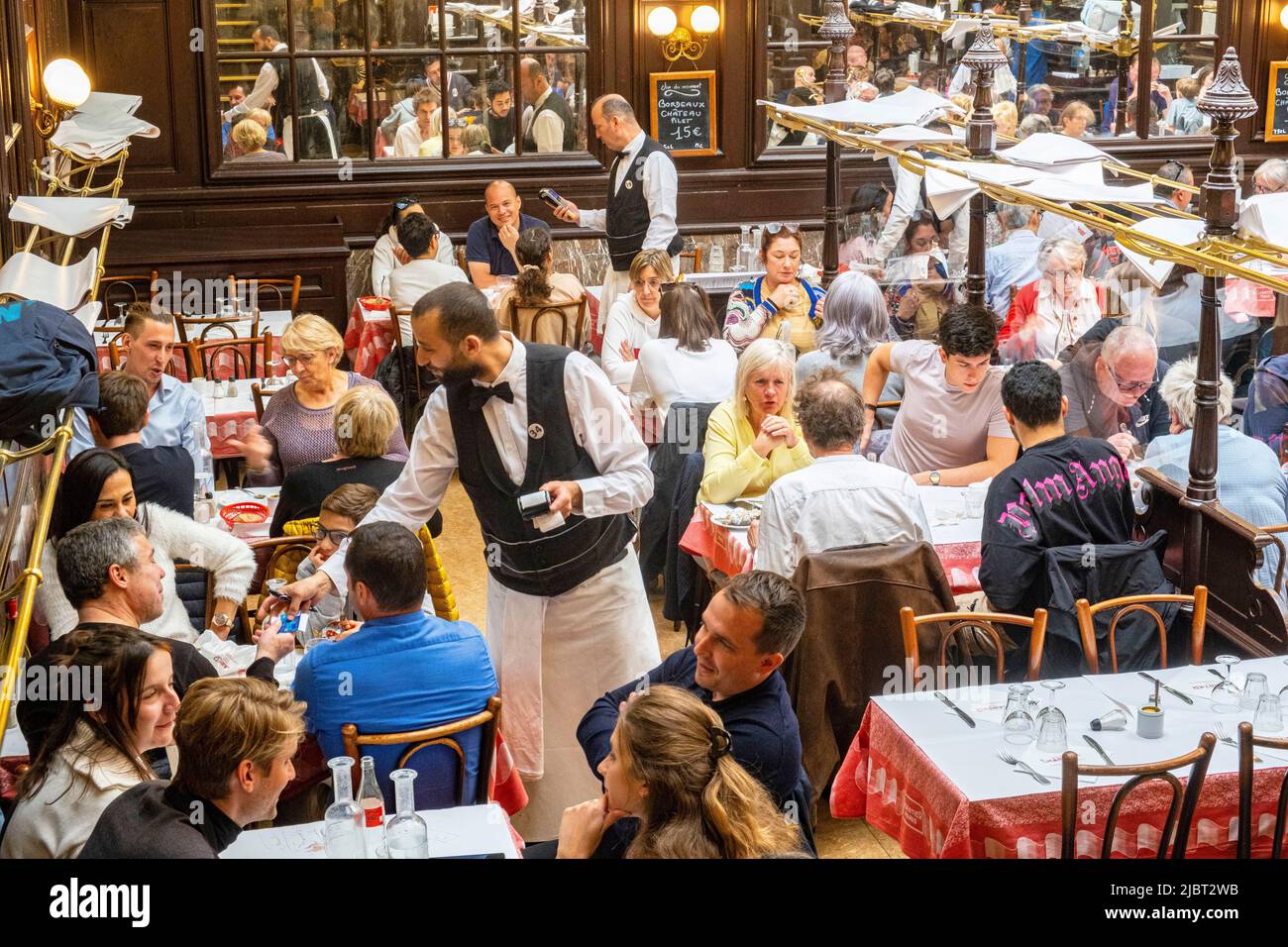 Paris french bar hi-res stock photography and images - Alamy