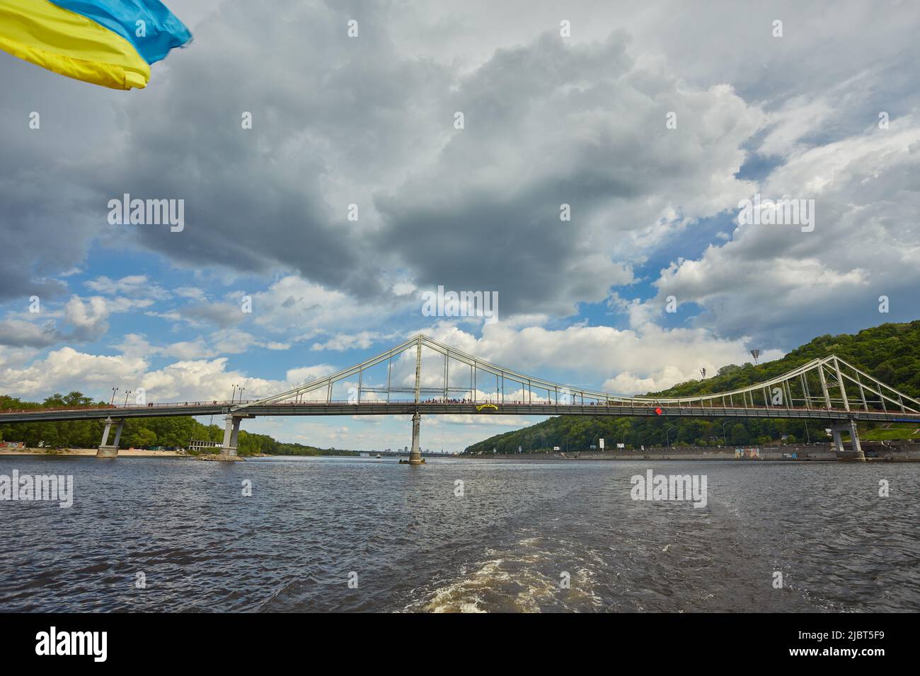 The pedestrian bridge across the Dnieper. Suspension bridge in Kiev ...