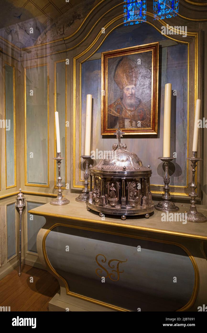Medieval gothic reliquary hi-res stock photography and images - Alamy