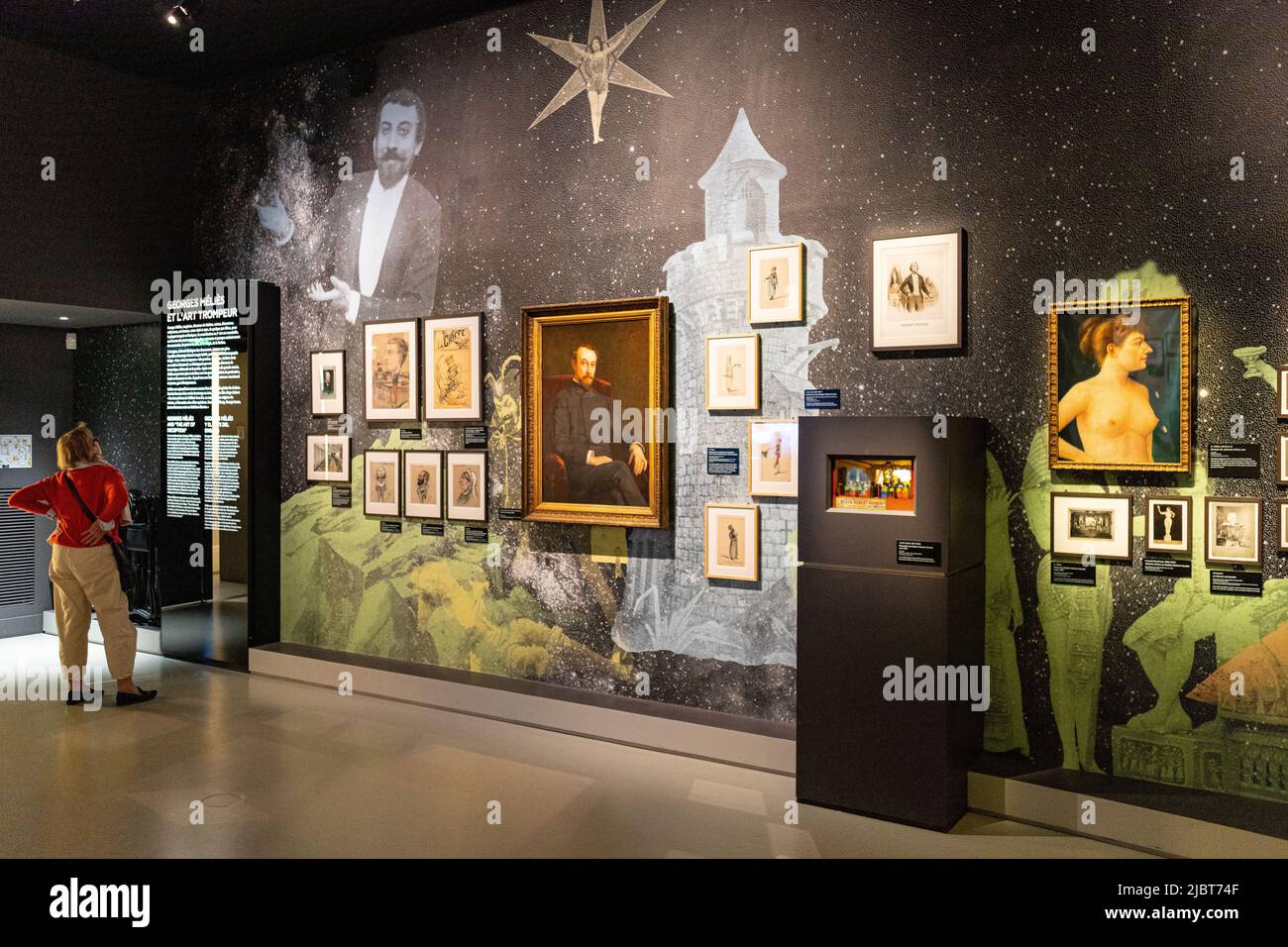 Cinematheque francaise building hi-res stock photography and images - Alamy