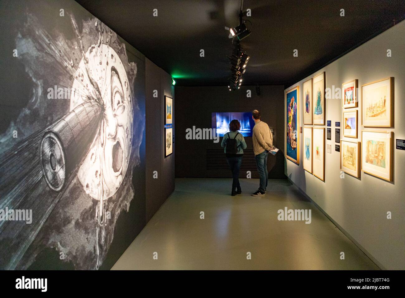 France 2 cinema hi-res stock photography and images - Alamy