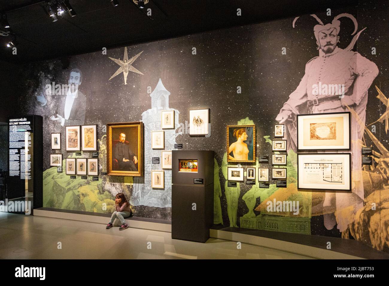 Cinematheque francaise building hi-res stock photography and images - Alamy