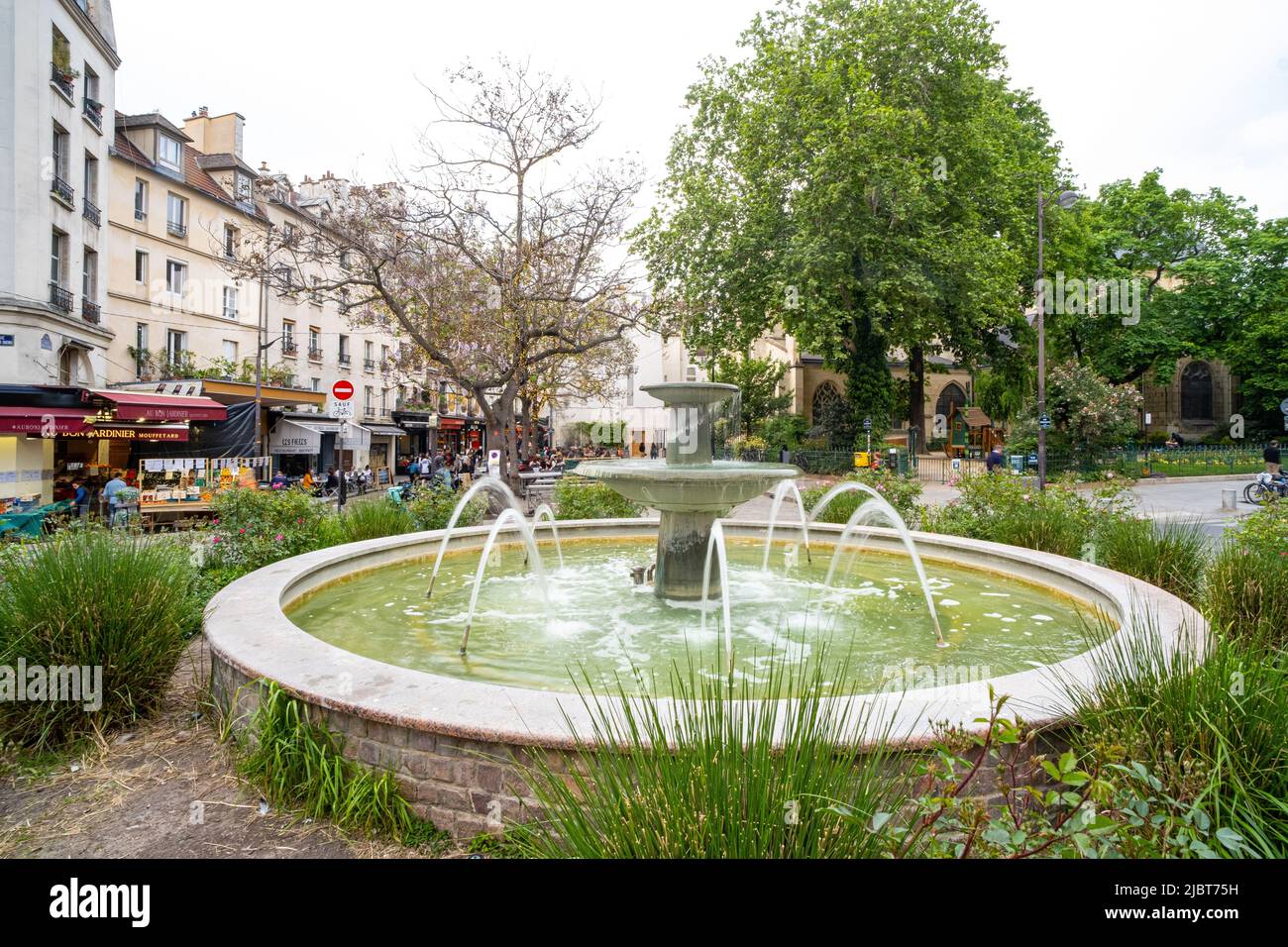 France, Paris, Place de la Contrescarpe Stock Photo - Alamy