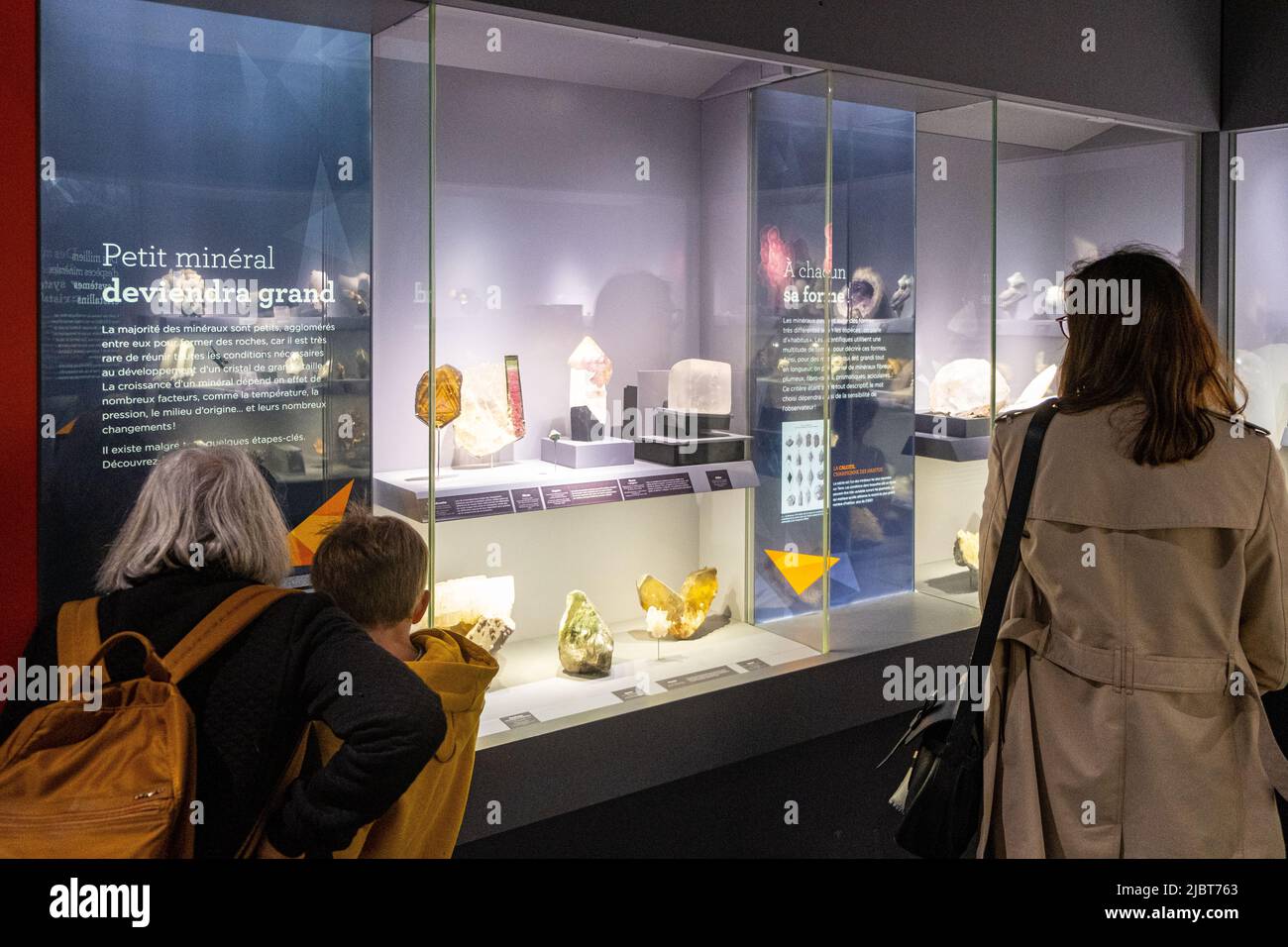 France, Paris, Natural History Museum, Geology and Mineralogy Gallery ...