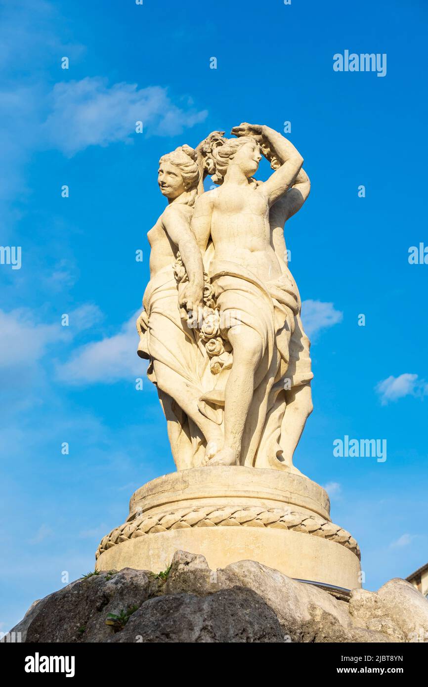 Three graces statue montpellier hi-res stock photography and images - Alamy