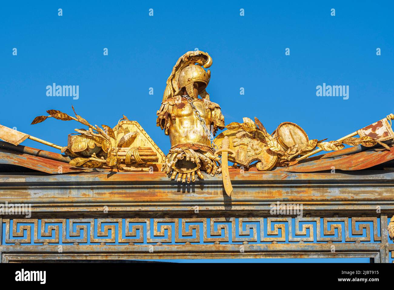 Promenade to gate hi-res stock photography and images - Alamy