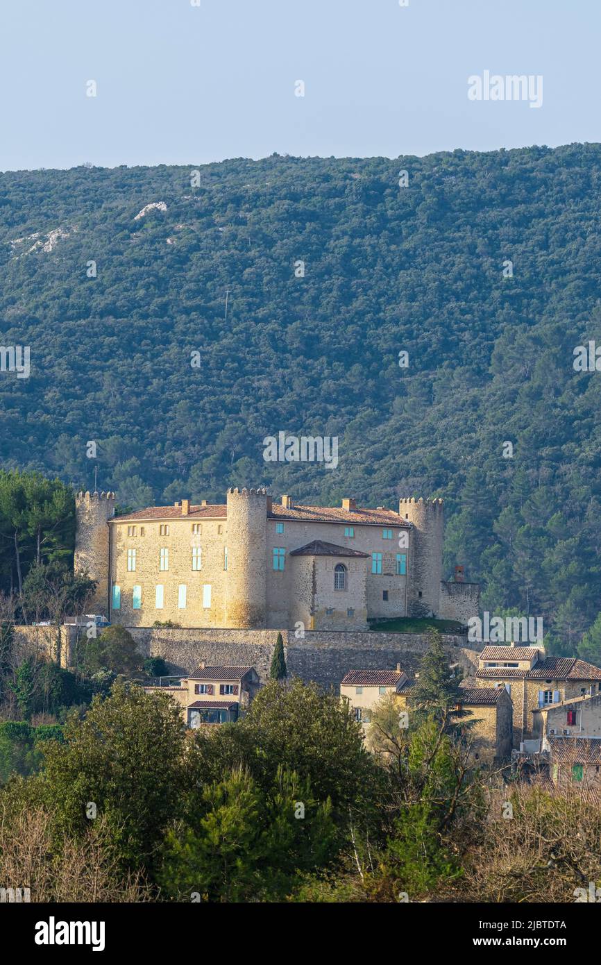 France, Vaucluse, Luberon Regional Natural Park, Mirabeau, the medieval ...