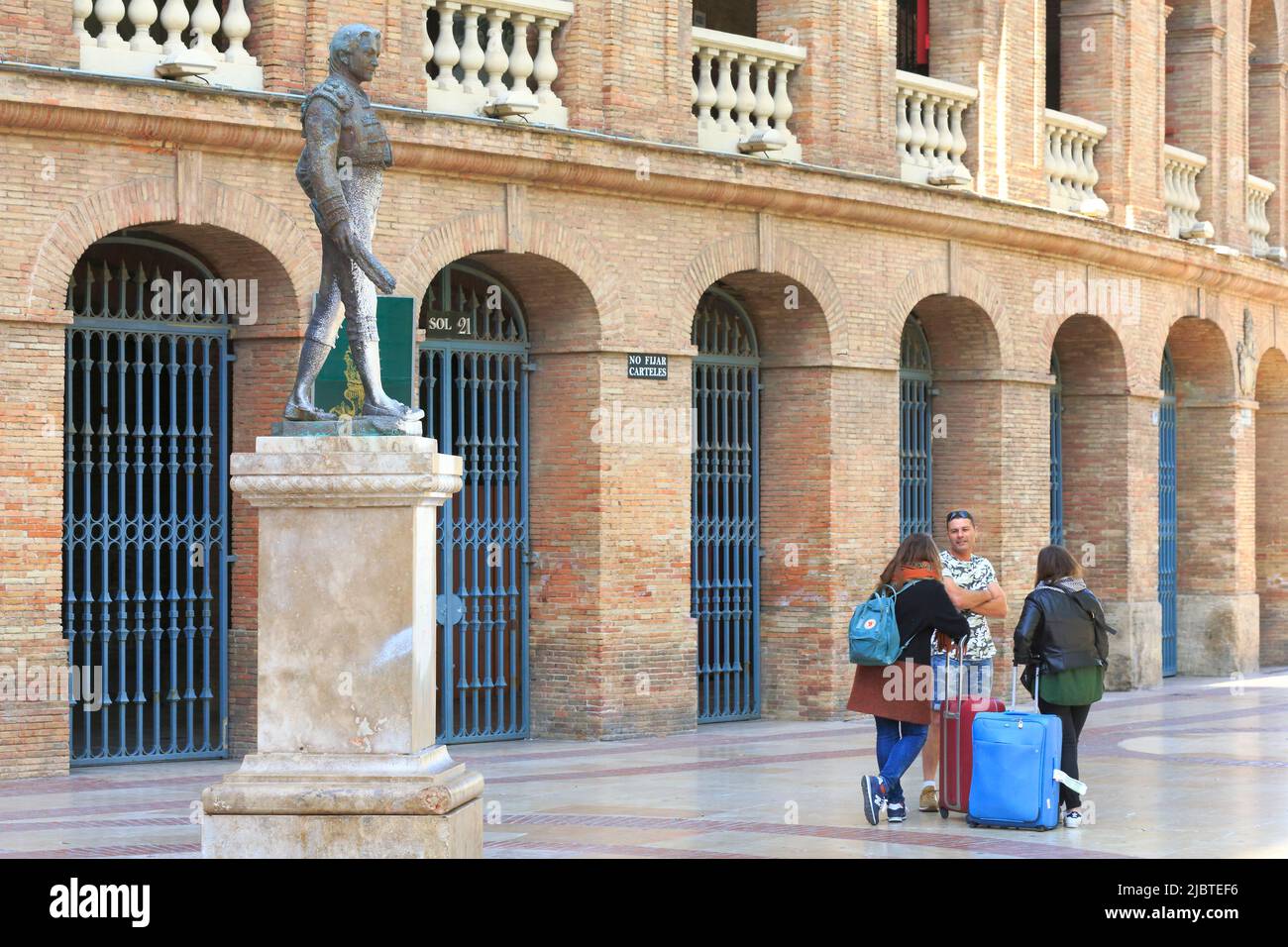 Statue of a bullfighter hi-res stock photography and images - Alamy