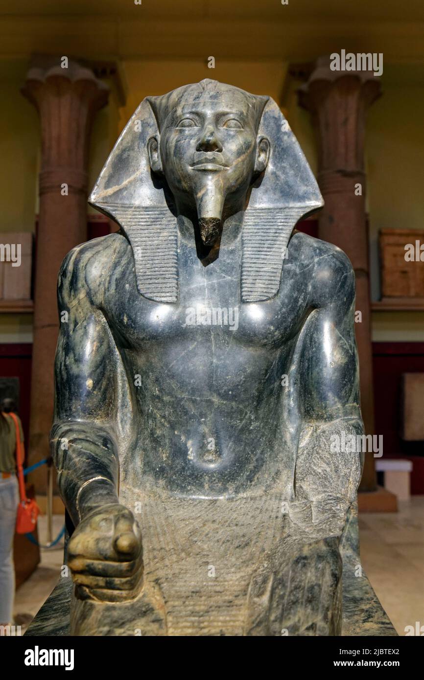 Egypt, Cairo, downtown, Egyptian museum of Cairo, statue of king ...