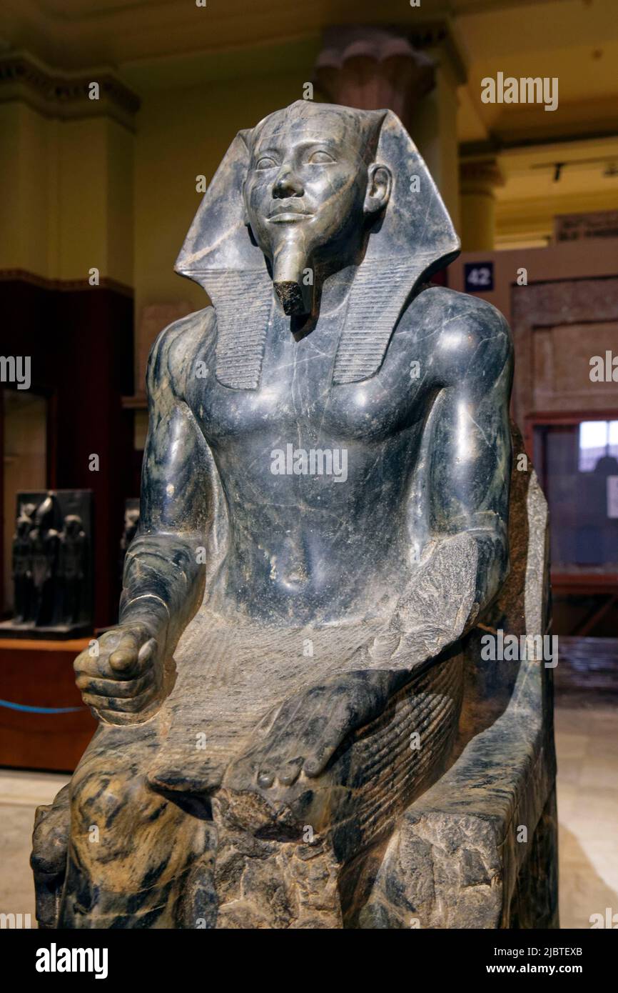 Egypt, Cairo, downtown, Egyptian museum of Cairo, statue of king ...