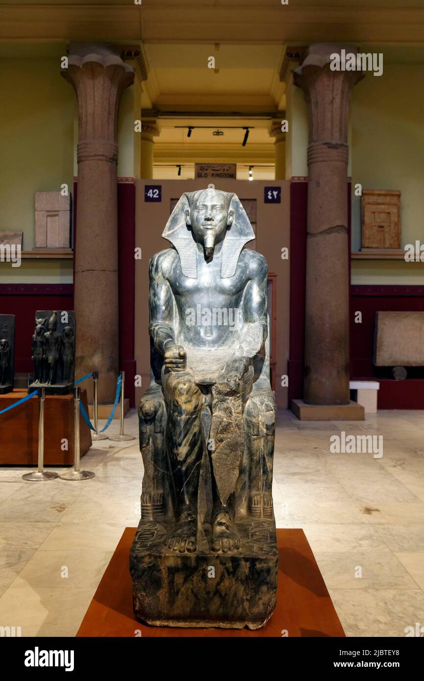 Egypt, Cairo, downtown, Egyptian museum of Cairo, statue of king ...
