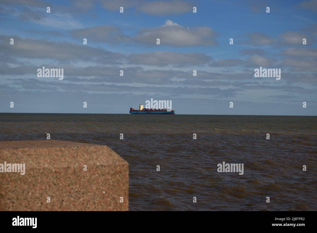 Pilot boat container ships hi-res stock photography and images - Alamy