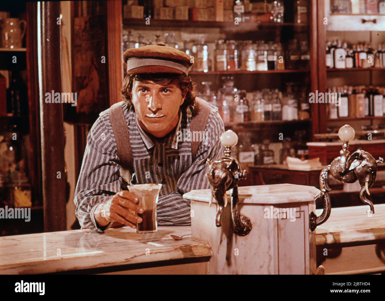 Little big man 1970 hi-res stock photography and images - Alamy