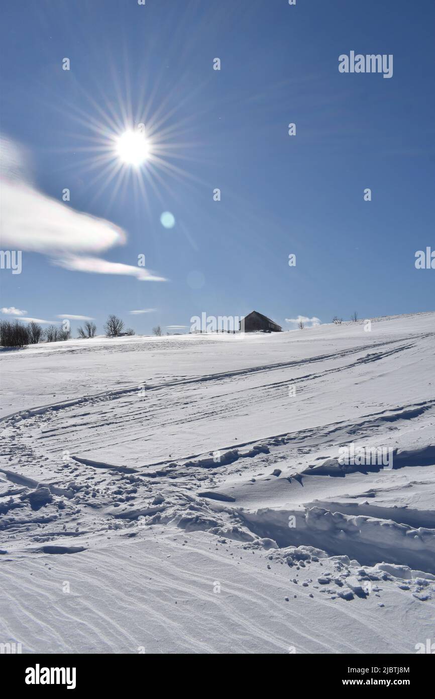 Cold seaon hi-res stock photography and images - Alamy