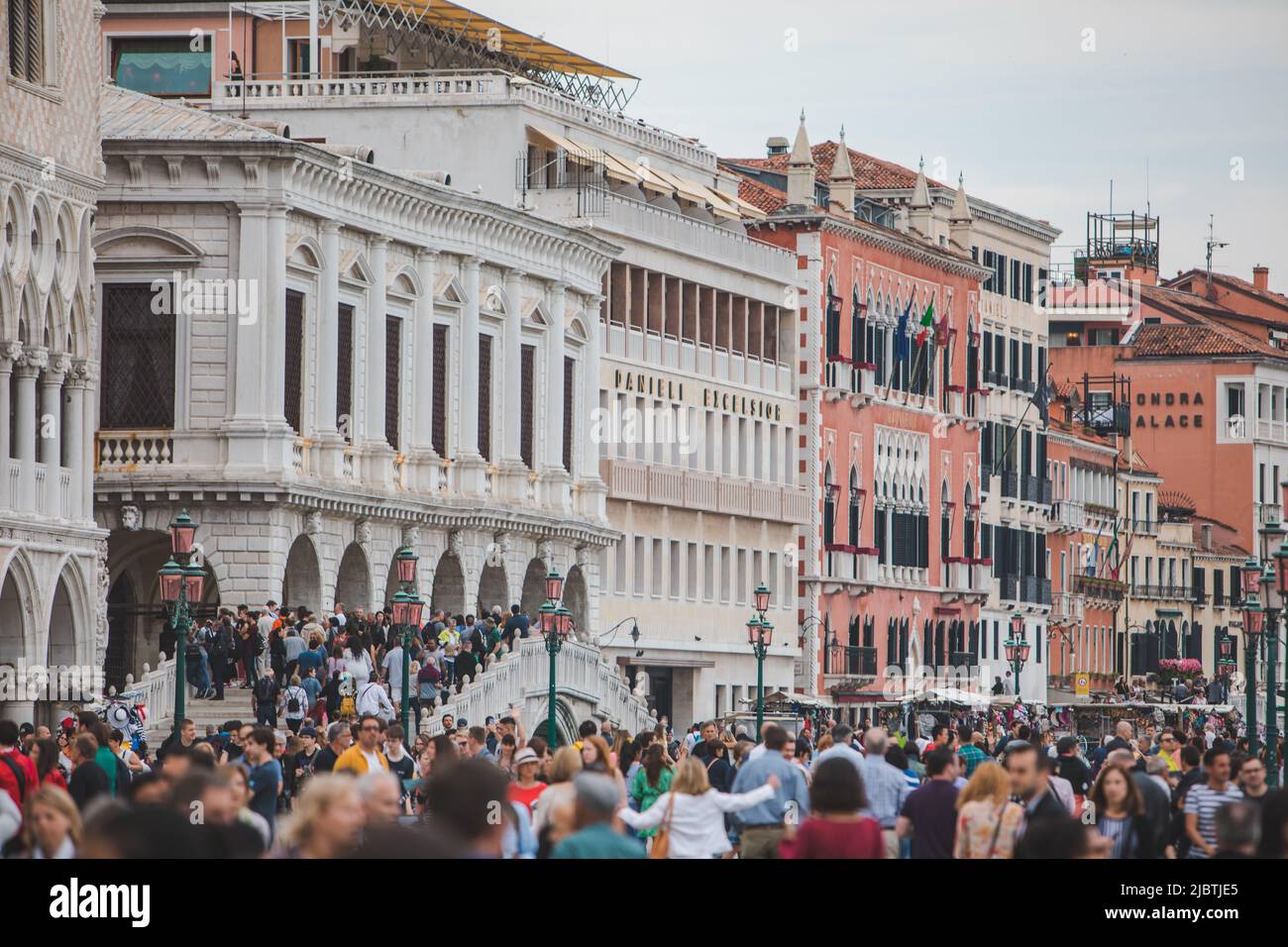 Venice, Italy - May 25, 2019: overcrowded square of european tourist ...