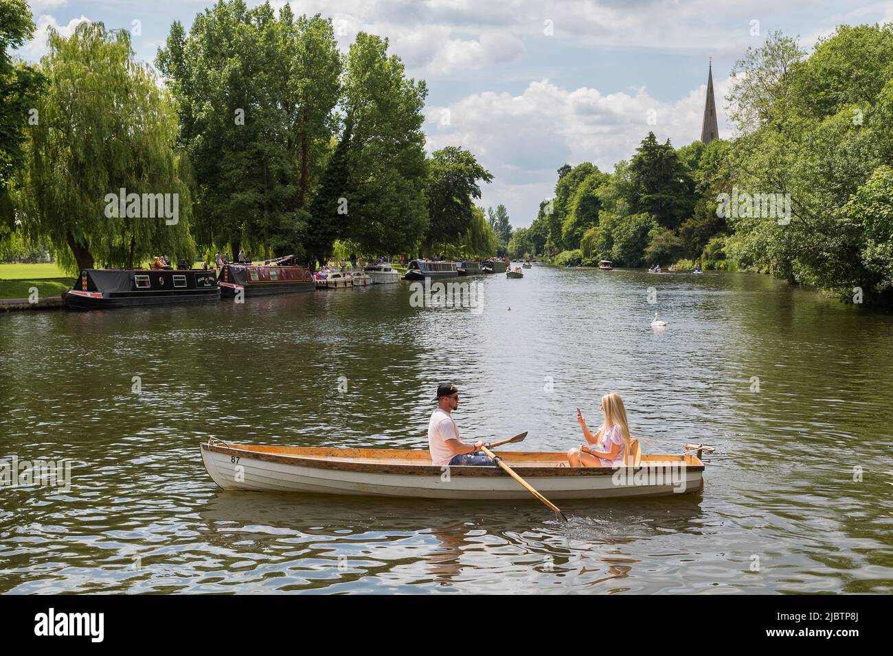Romantic couple in rowing boat hi-res stock photography and images - Alamy