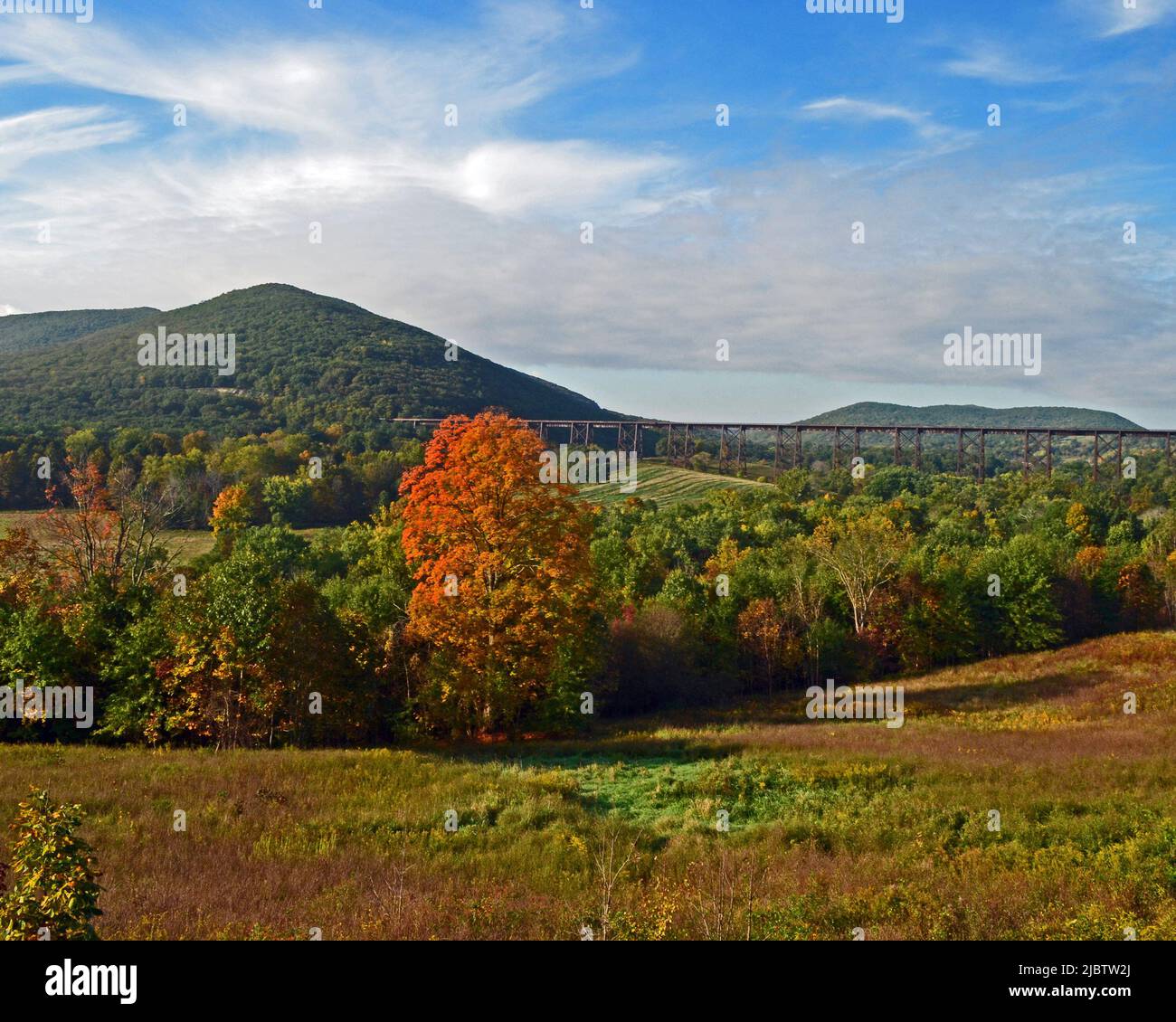 The Moodna Viaduct in autumn Stock Photo - Alamy