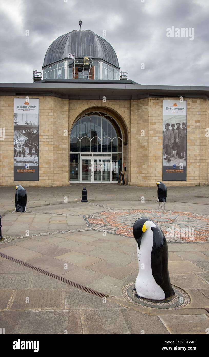 statues of penguins outside discovery point dundee scotland Stock Photo ...