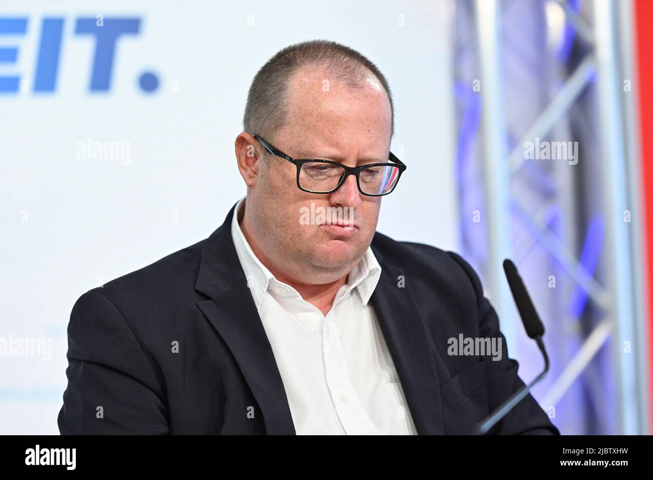 Current meetings hi-res stock photography and images - Alamy