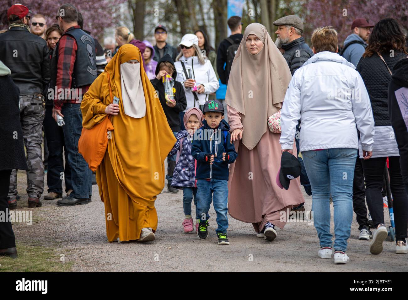Children niqab hi-res stock photography and images - Alamy