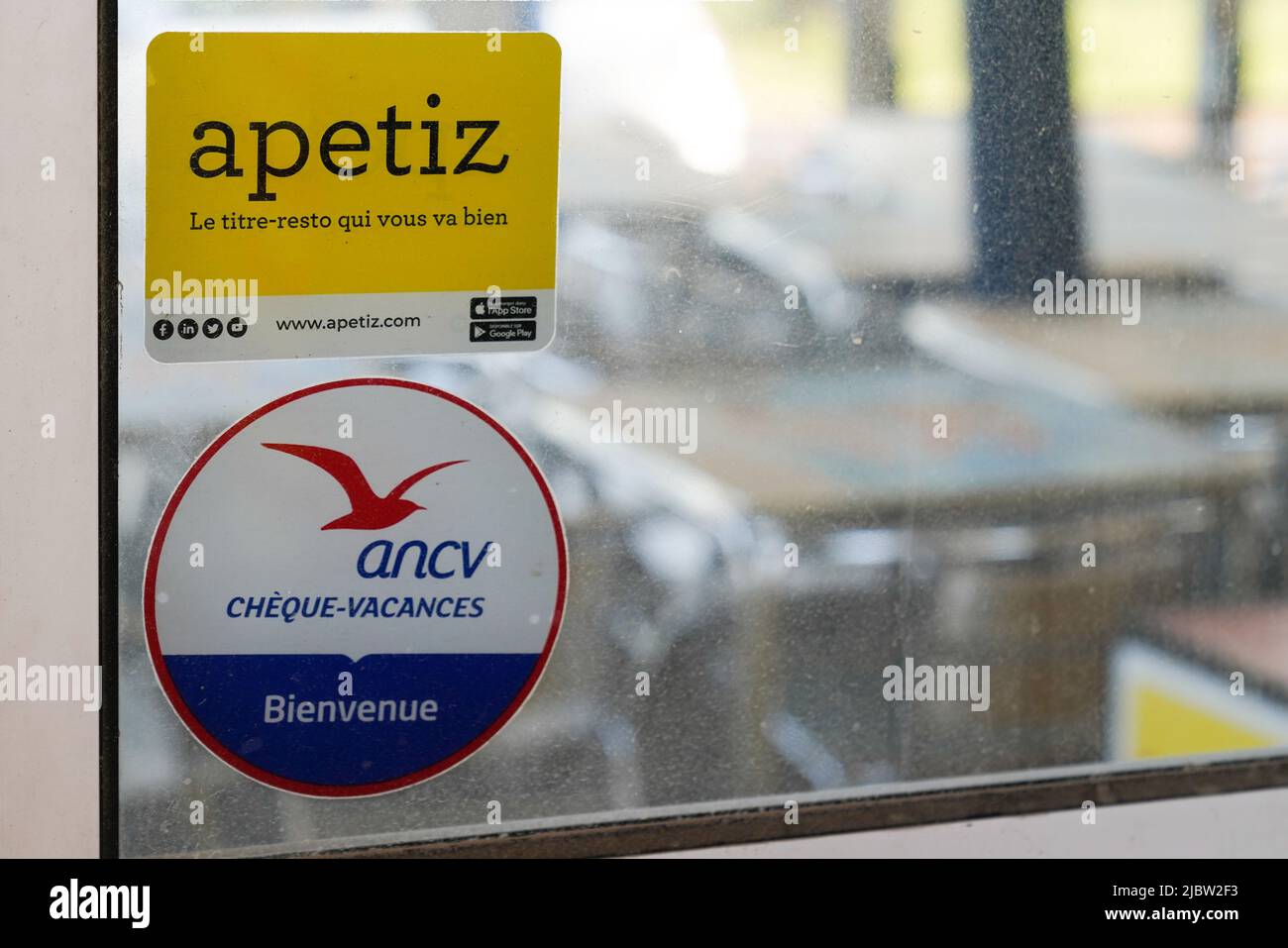 Cheque vacances hi-res stock photography and images - Alamy