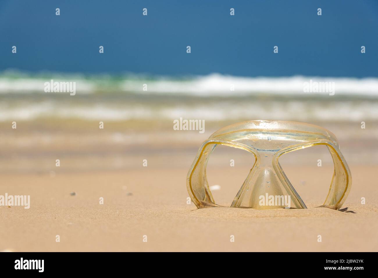 Old diving mask hi-res stock photography and images - Alamy