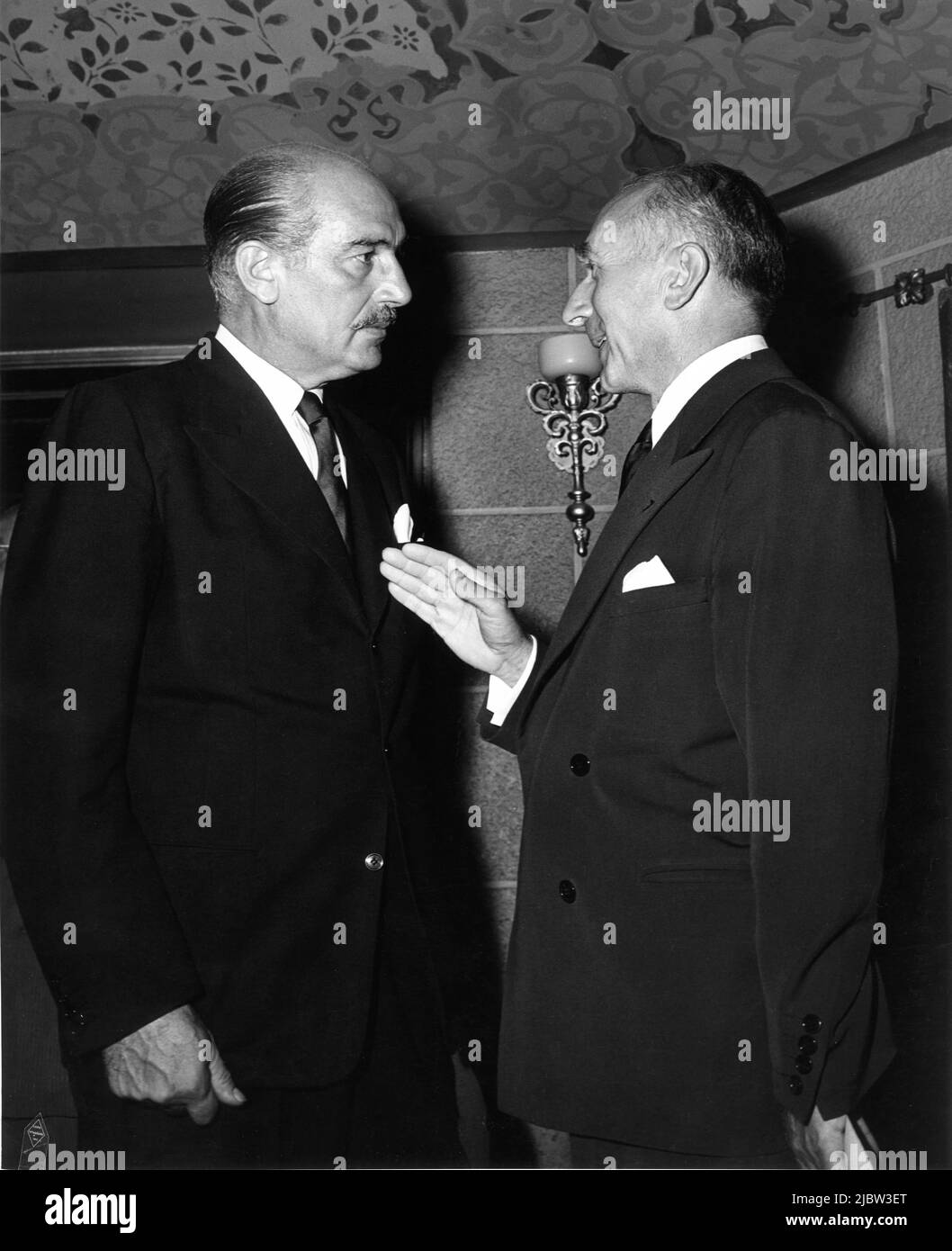Paul lukas oscar Black and White Stock Photos & Images - Alamy