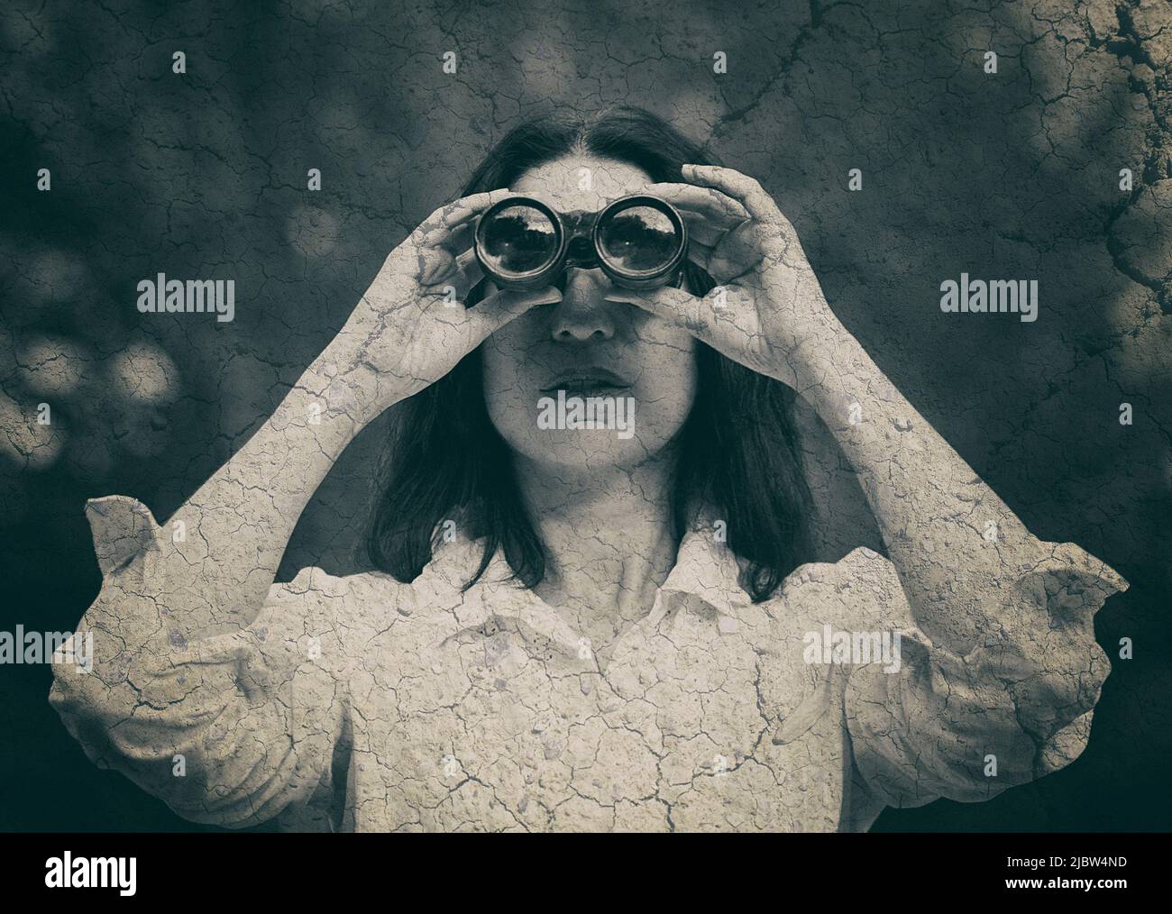 Old binoculars hi-res stock photography and images - Alamy