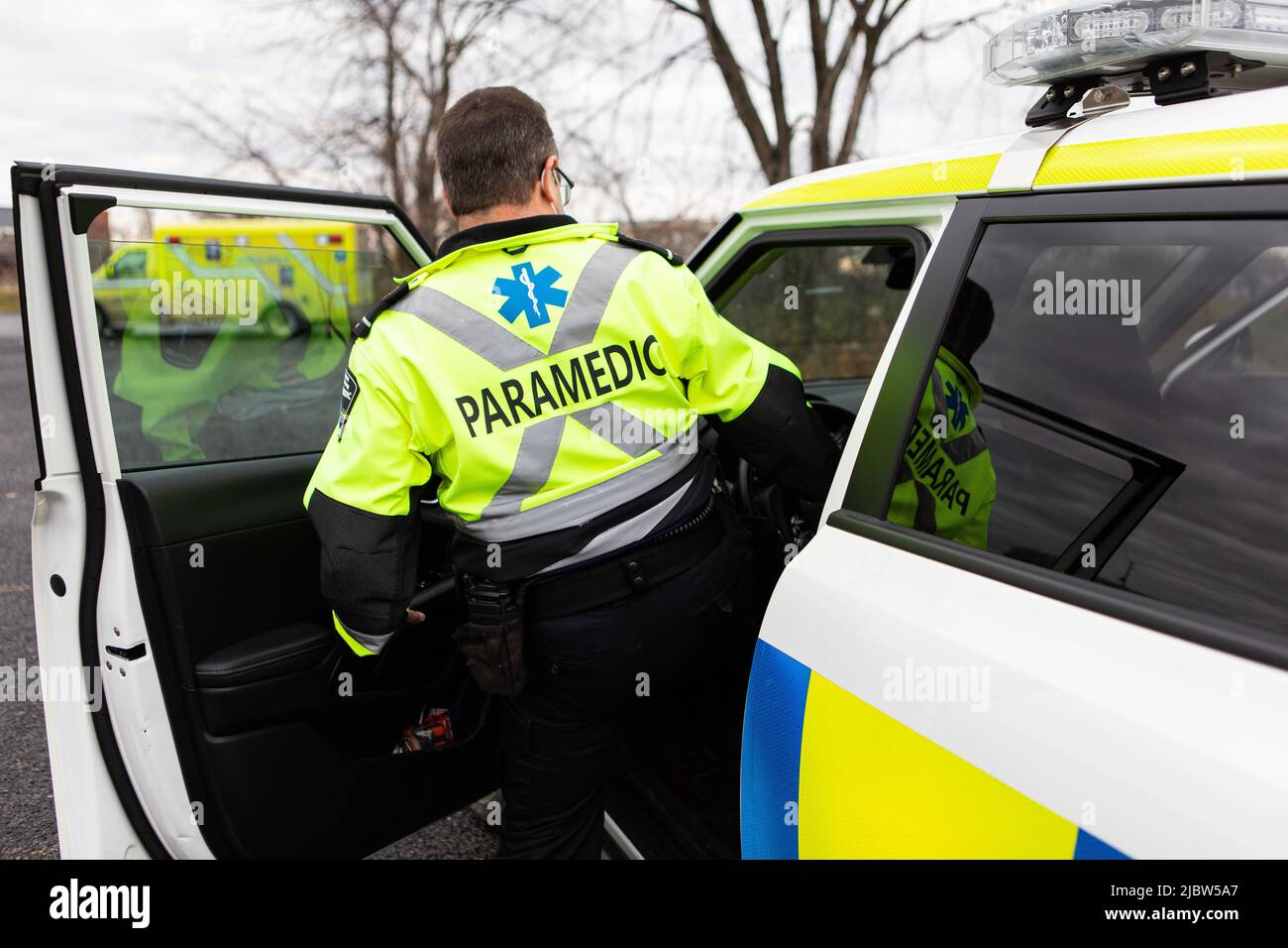 Emergency defibrilator hi-res stock photography and images - Alamy