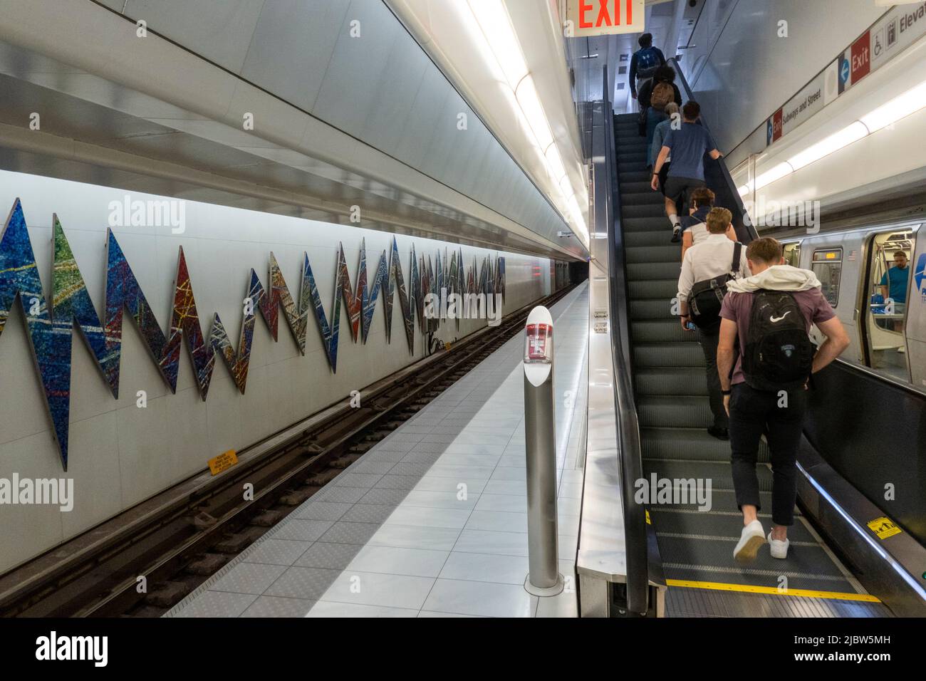 PATH train station at the World Trade Center in downtown Manhattan NYC ...