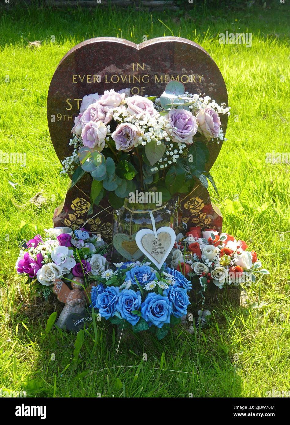 Flower For Cemetery Graves All White Cemetery Saddle Arrangement