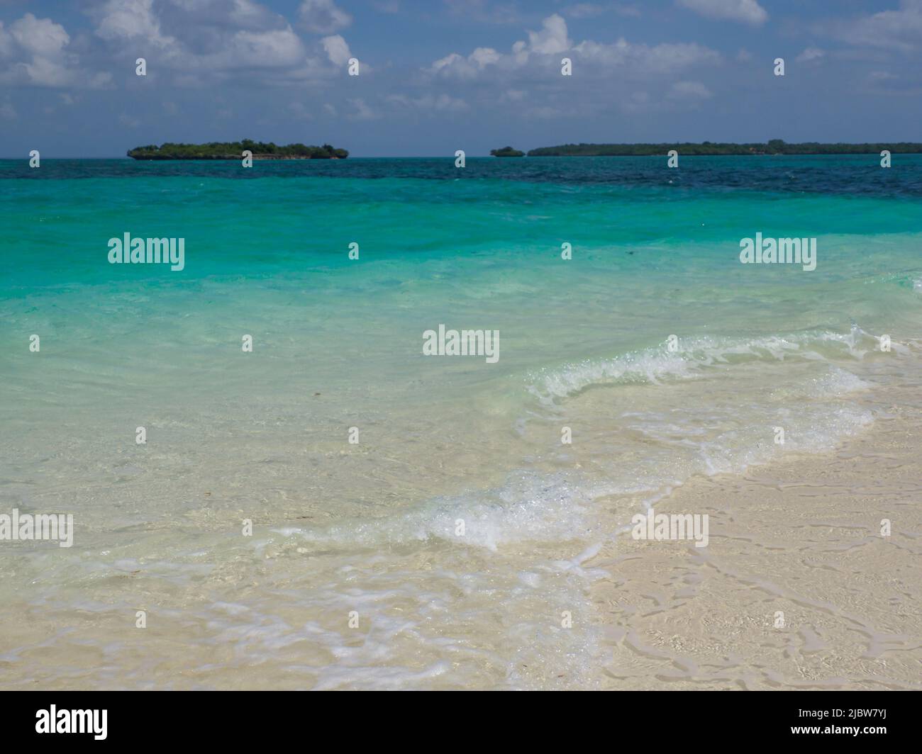 Sandbank in Menai Bay with beautiful sandy beach and lazure water ...