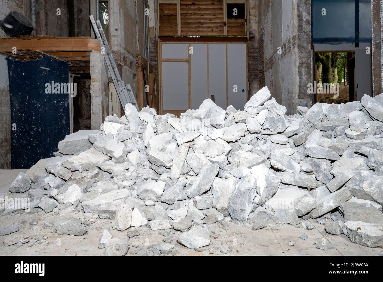 Concrete crowbar hi-res stock photography and images - Alamy