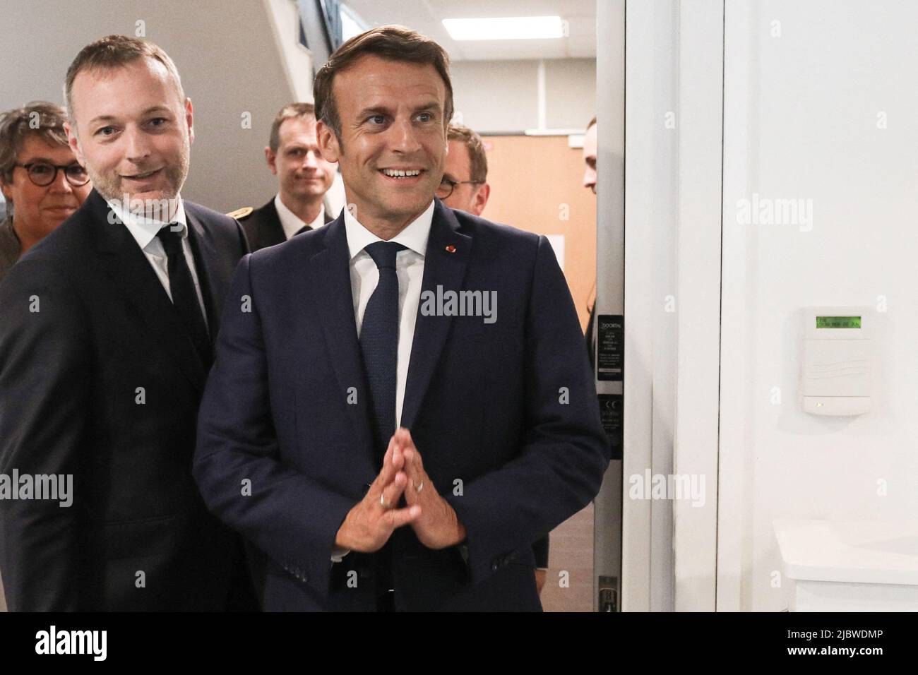 Emmanuel macron brigitte young hi-res stock photography and images - Alamy