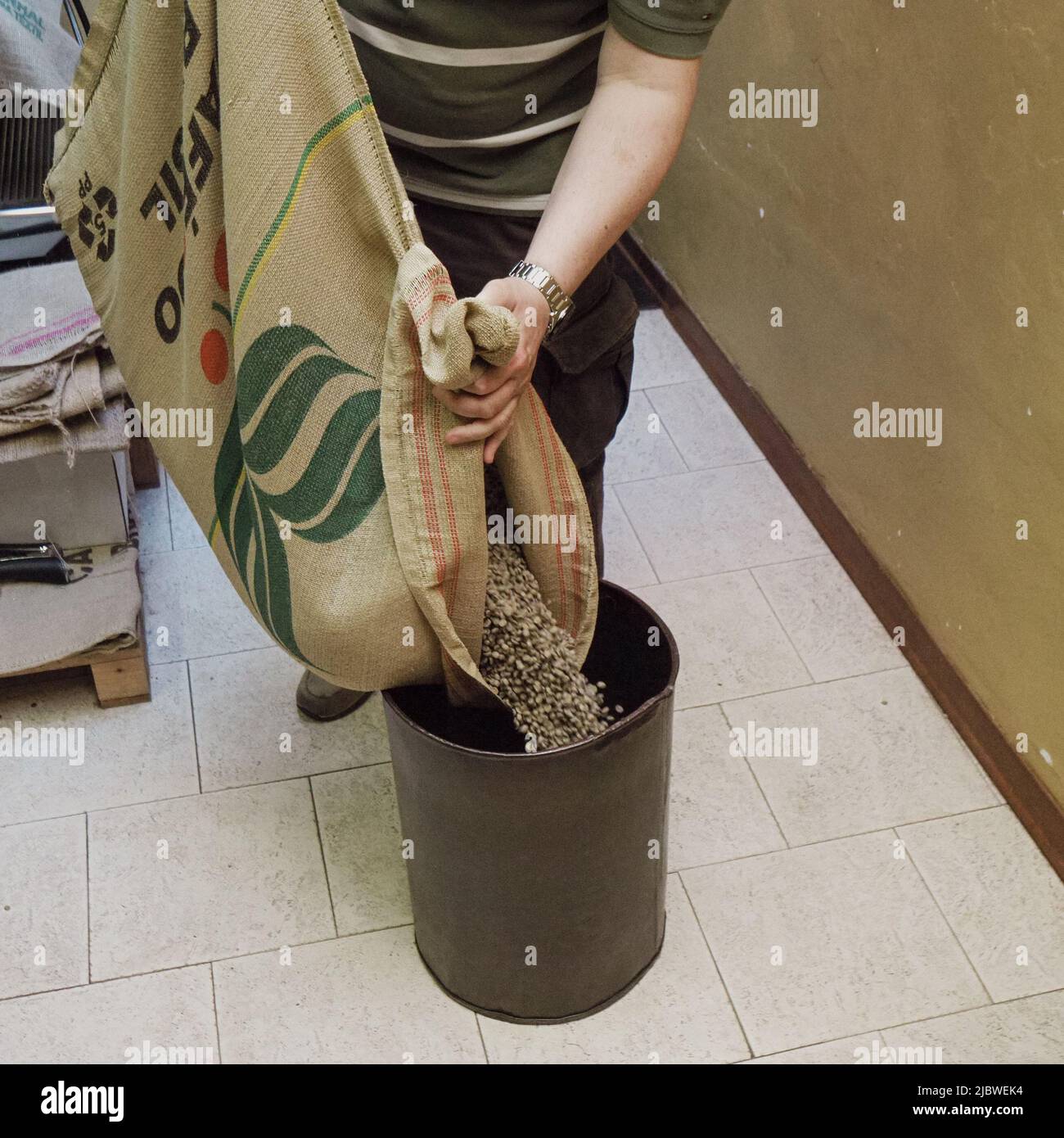 vintage old coffee roaster cooking coffee beans Stock Photo - Alamy