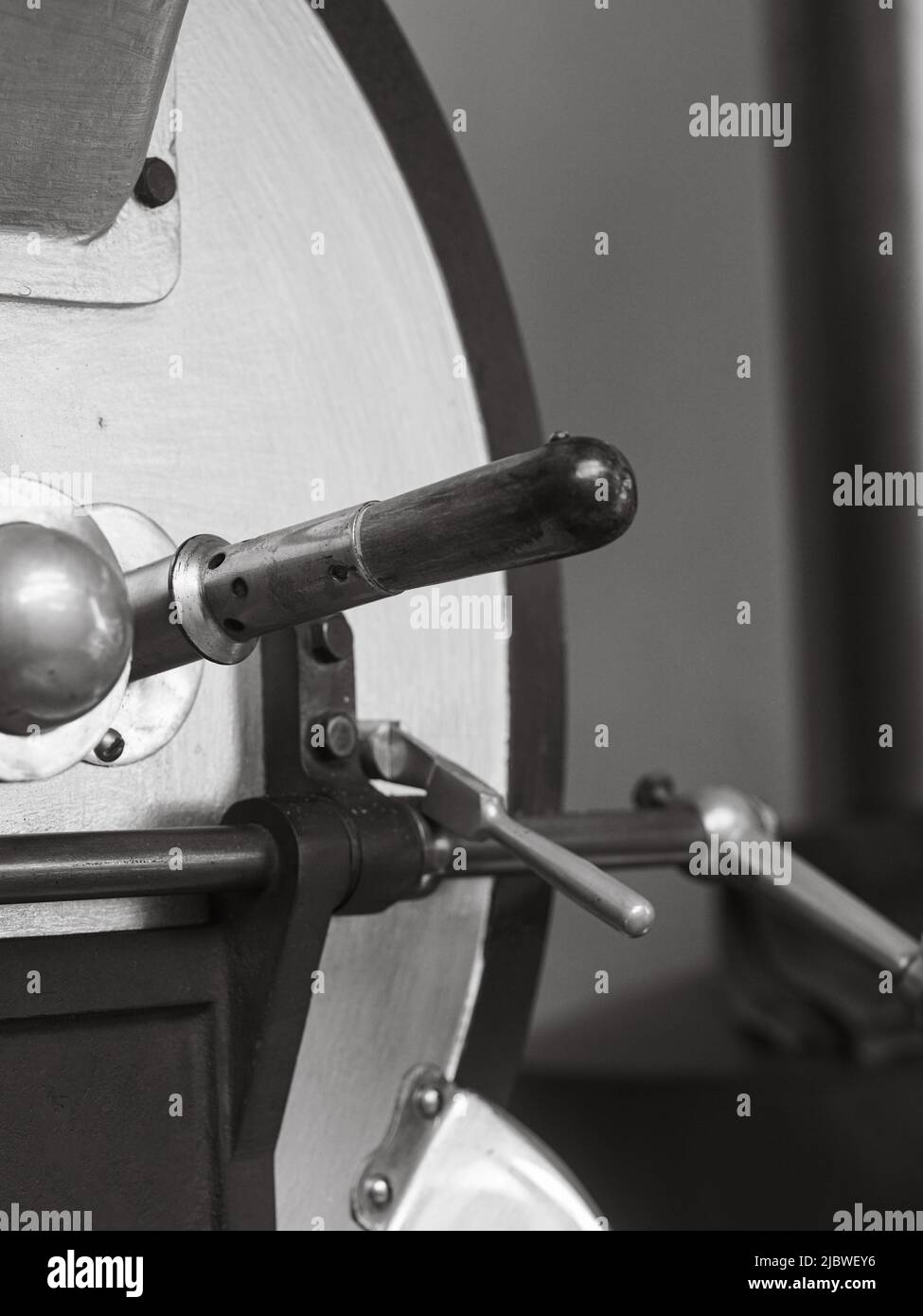 vintage old coffee roaster cooking coffee beans Stock Photo - Alamy