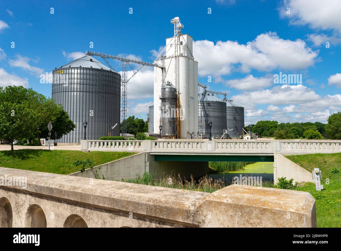 Industrial silos and elevator on the historic I & M Canal in North ...