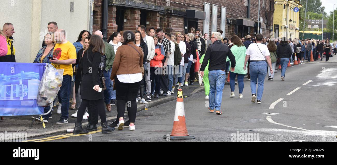 O2 apollo sign hi-res stock photography and images - Alamy