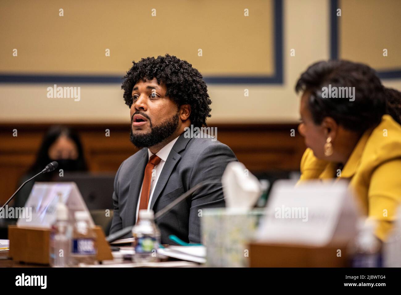 Greg jackson gun violence hi-res stock photography and images - Alamy