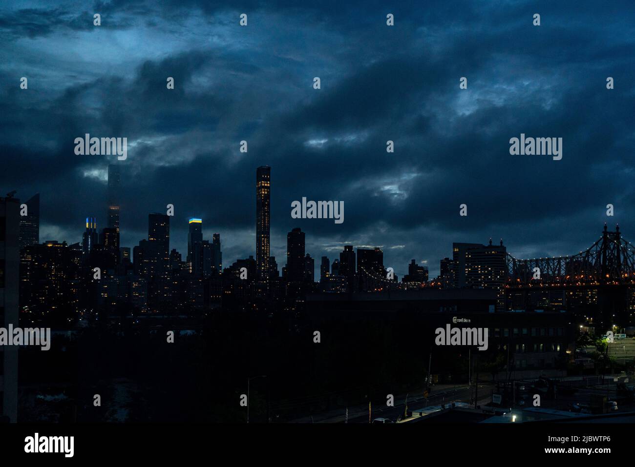 Long Island City night time Stock Photo - Alamy